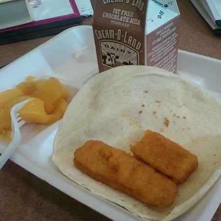12 Disgusting 'Foods' Passed Off as School Lunch (PHOTOS) | CafeMom.com
