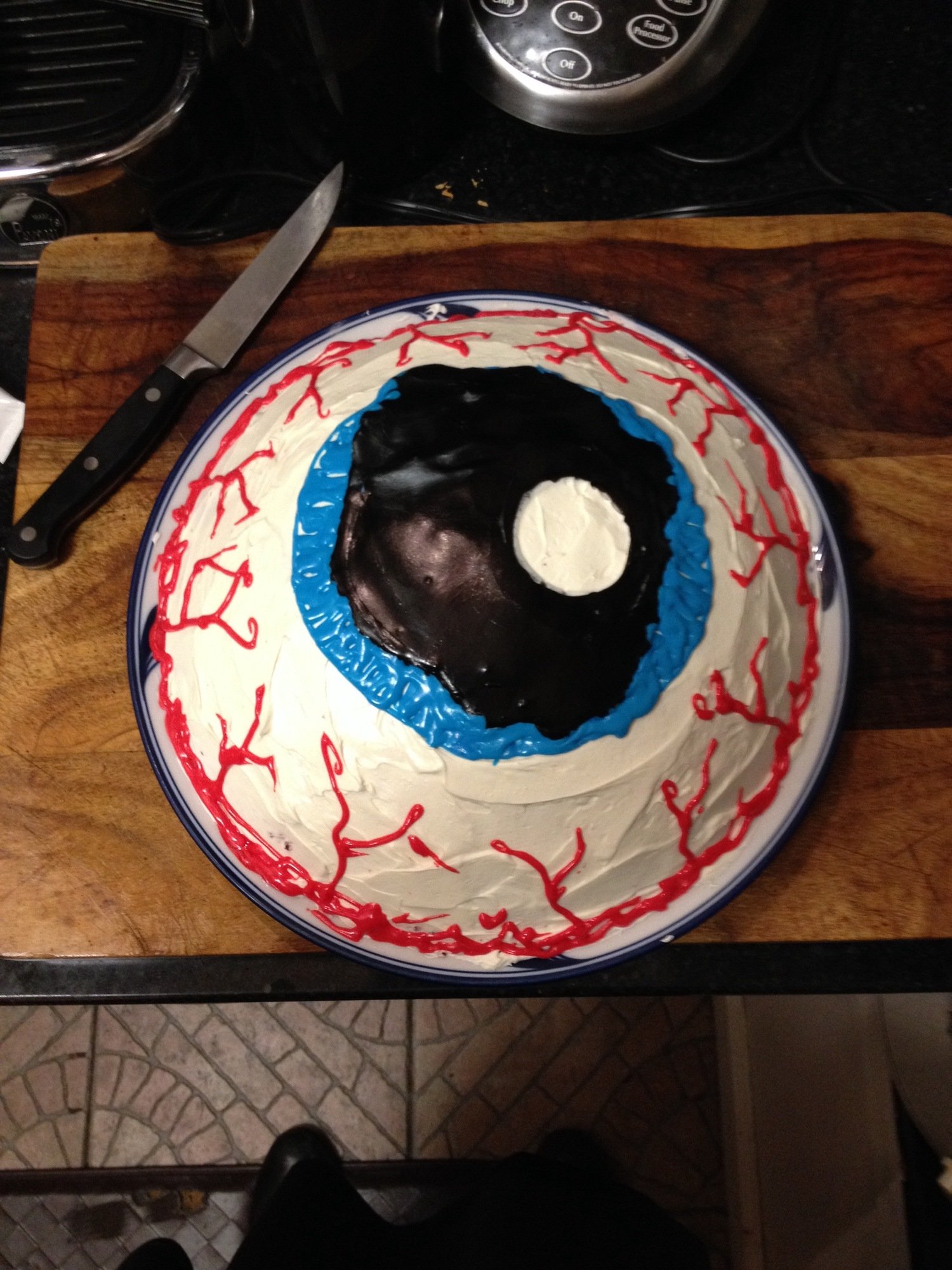 14 Terrifying Halloween Cakes Almost Too Scary to Eat | CafeMom.com