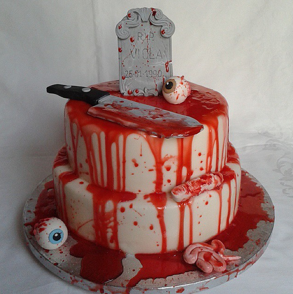 14 Terrifying Halloween Cakes Almost Too Scary to Eat | CafeMom.com