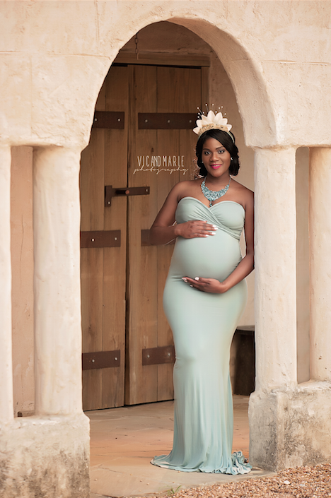This Disney Princess Maternity Photo Shoot Is Magic | CafeMom.com