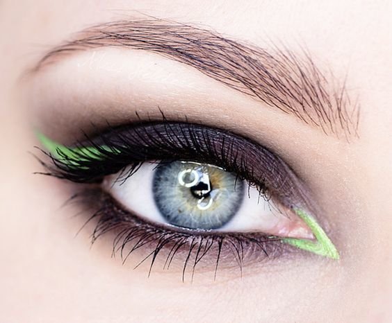 30 Bright Eyeshadow Looks Anyone Can Pull Off | CafeMom.com