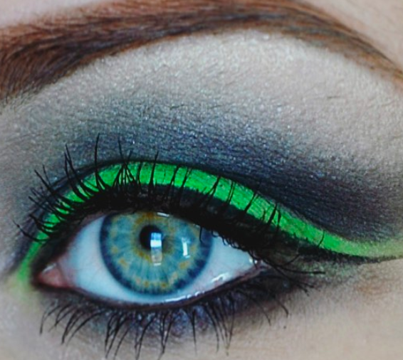 30 Bright Eyeshadow Looks Anyone Can Pull Off | CafeMom.com