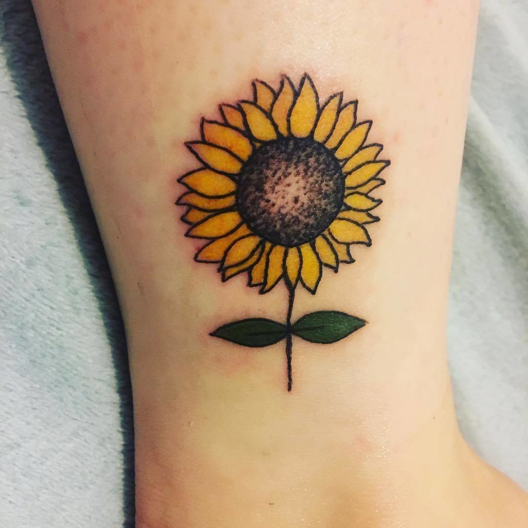 20 Small Leg Tattoos to Show Off While it's Still Hot Out | CafeMom.com