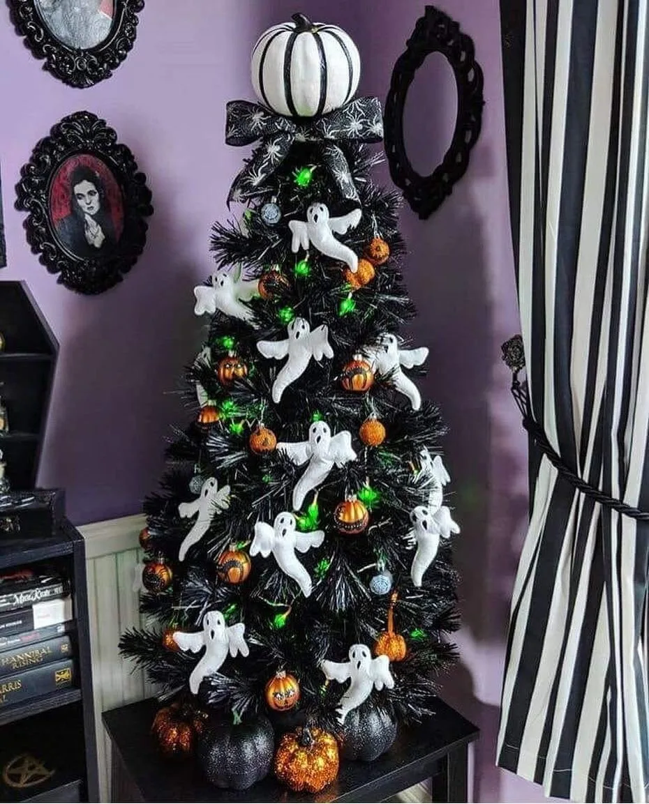 20 Halloween Trees That Put Christmas Trees to Shame | CafeMom.com