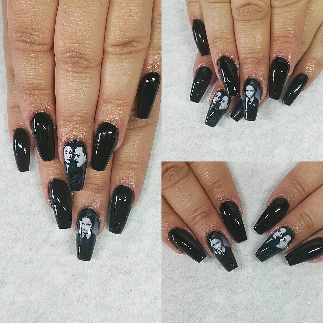13 Morticia Addams nail art ideas for the mysterious and spooky ...