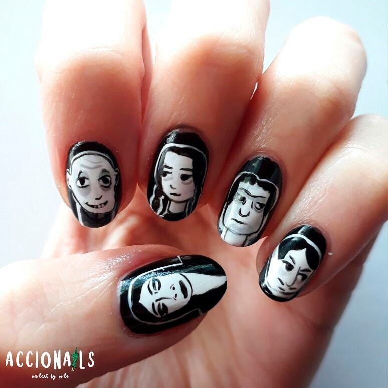 13 Morticia Addams nail art ideas for the mysterious and spooky ...