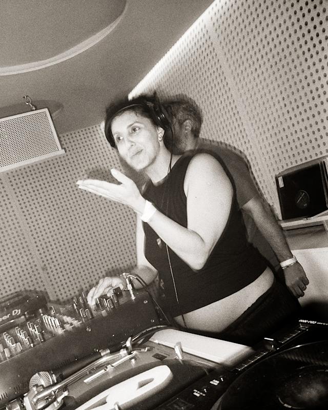 Love Injection - The Lot Radio