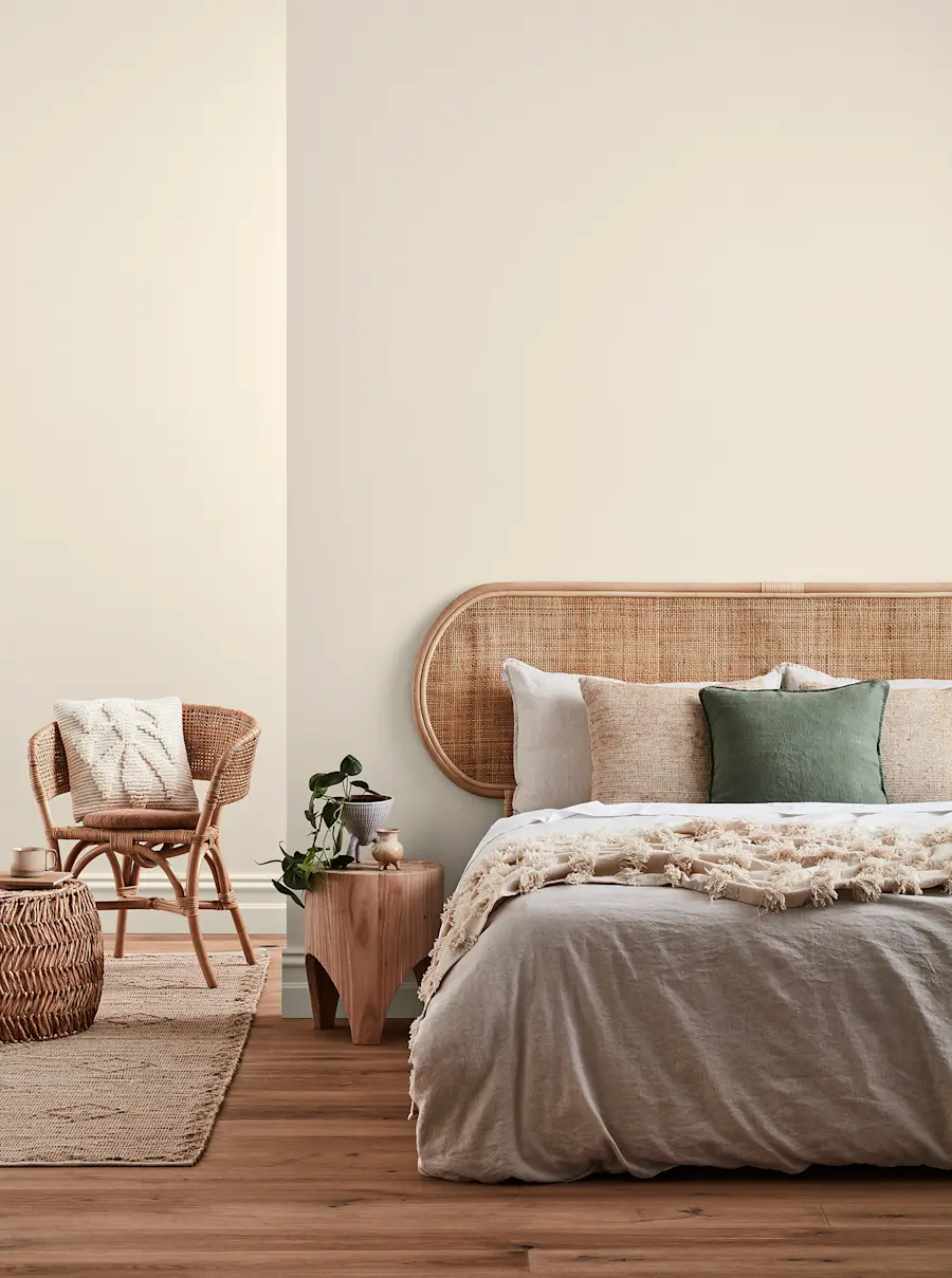 Ecru Quarter Whites & Neutrals | Dulux
