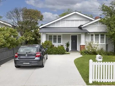 How to apply Dulux® Concrete & Paving Crushed Pebble Effect