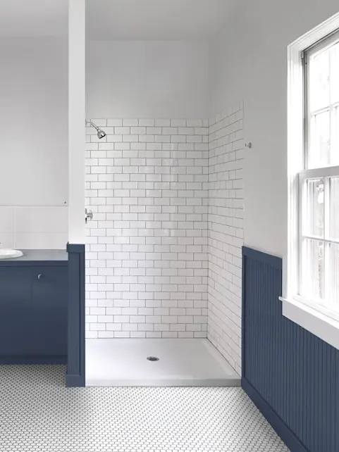 How to paint your shower base with Dulux Renovation Range paint | Dulux