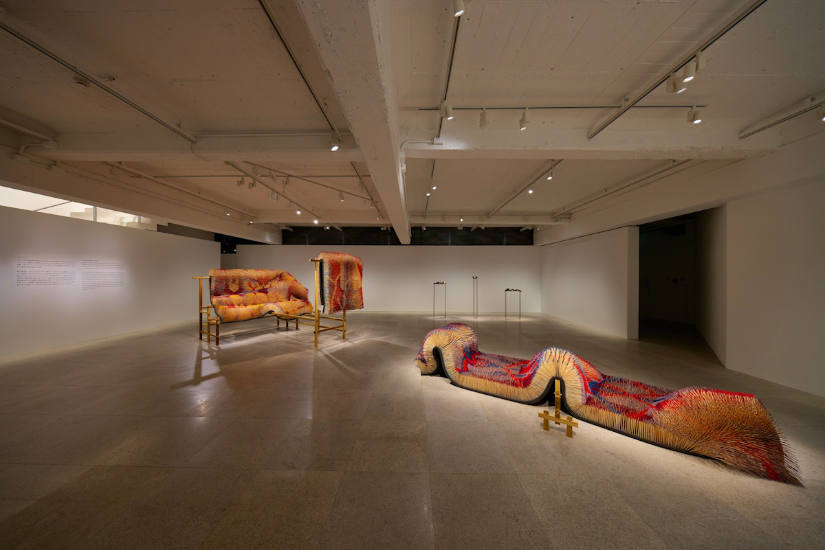 「Fold and Crease (Extended) —折るごとに、重ねるごとに広がるかたち—」 （ISSEY MIYAKE GINZA ...