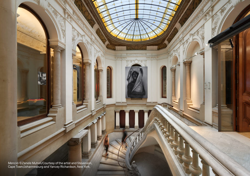 “検閲アート”だけの美術館。「Museu de l’Art Prohibit（禁止されたアートの美術館）」がスペインに開館し、《平和の少女像 ...