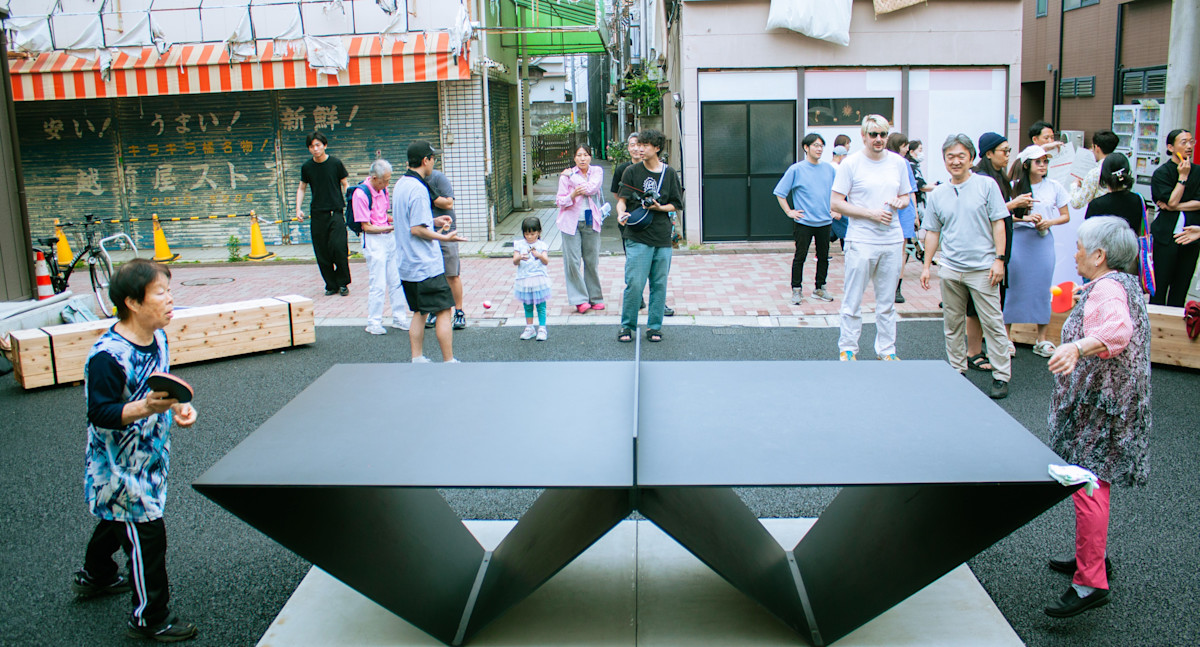 ピンポンで遊んで集まるコミュニティ。アーティスト、ジャコモ・ザガネッリとPING PONG PLATZが社会に変化をもたらすシンプルな方法 ...
