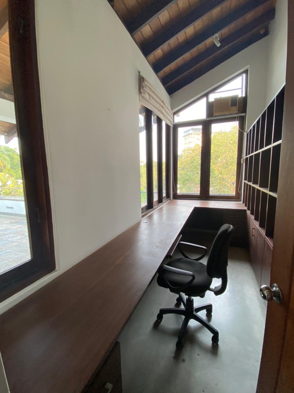 Fully furnished Anjalendran designed contemporary house for rent in ...