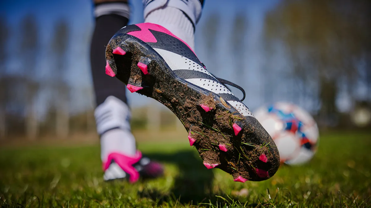 Fotballsko - Slik vasker du fotballskoene dine | SPORT 24