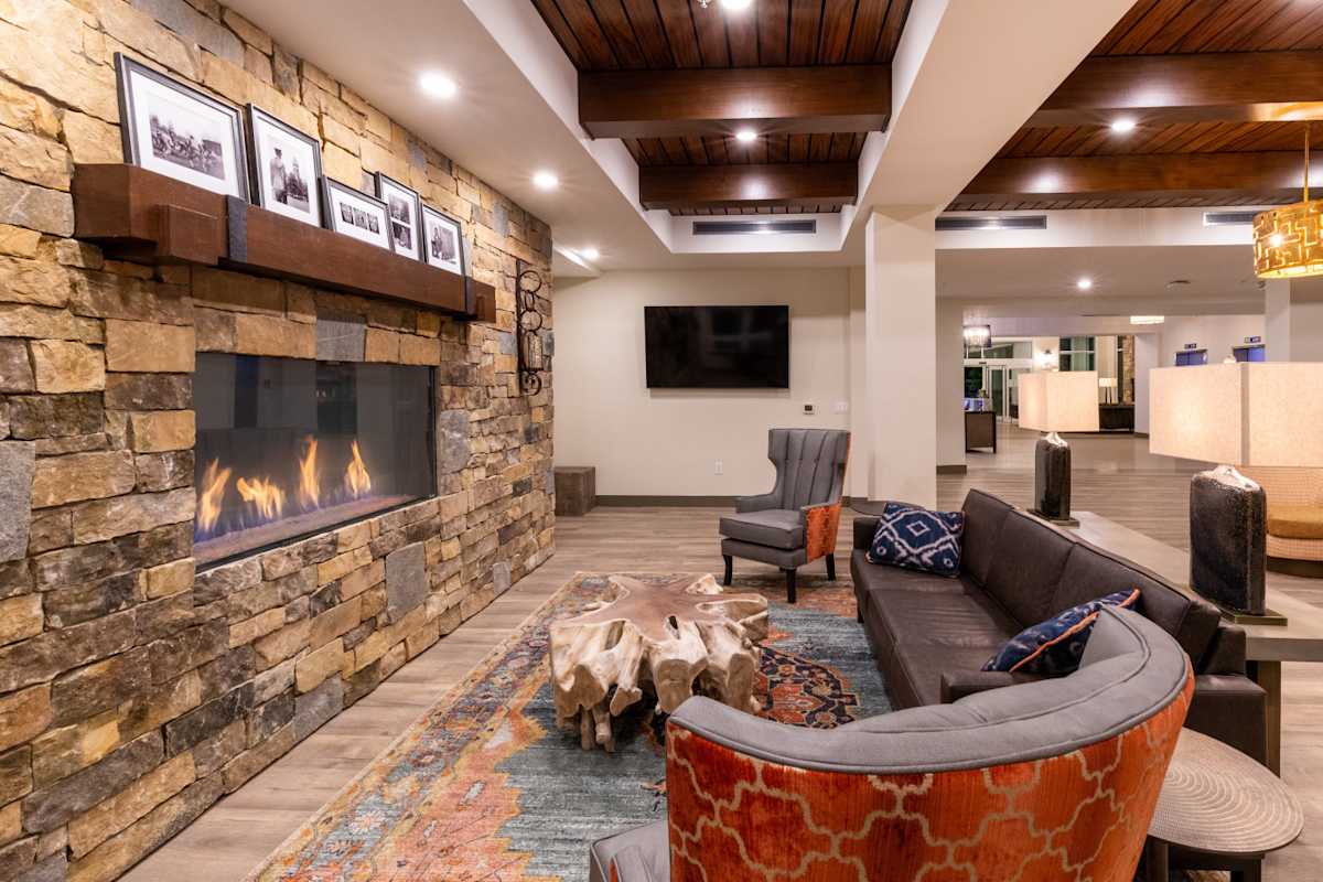 Hotels in Clemson SC | Lakeside Lodge Clemson