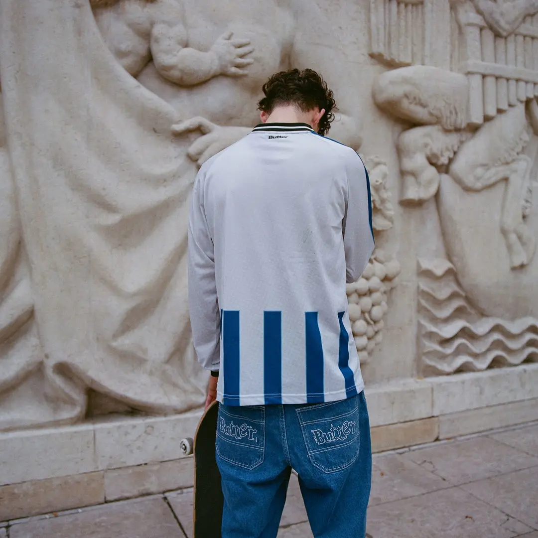 Sneakers and curated Streetwear | Sneakersnstuff (SNS)