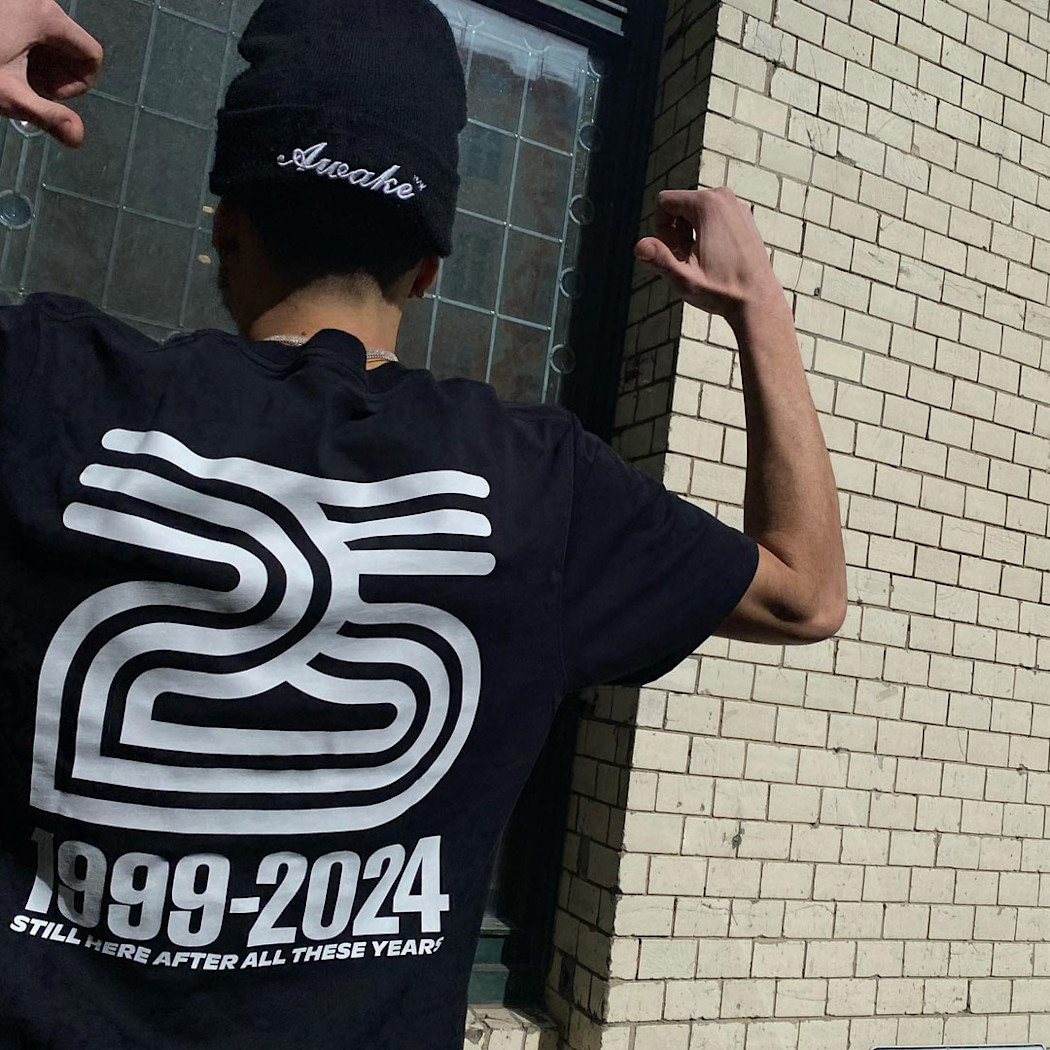 Sneakers & Apparel at Sneakersnstuff (SNS) | Sneakersnstuff.com ...