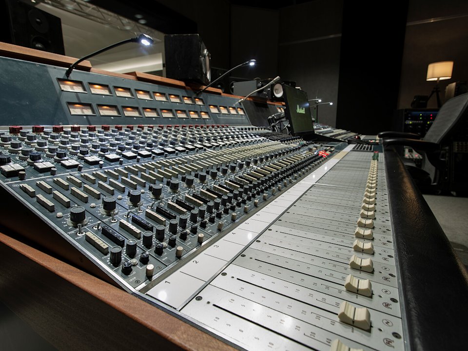 Marshall Studio world-class recording and mixing | Marshall.com