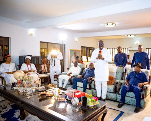 Obaseki visits, condoles with family over passing of Asagba of Asaba