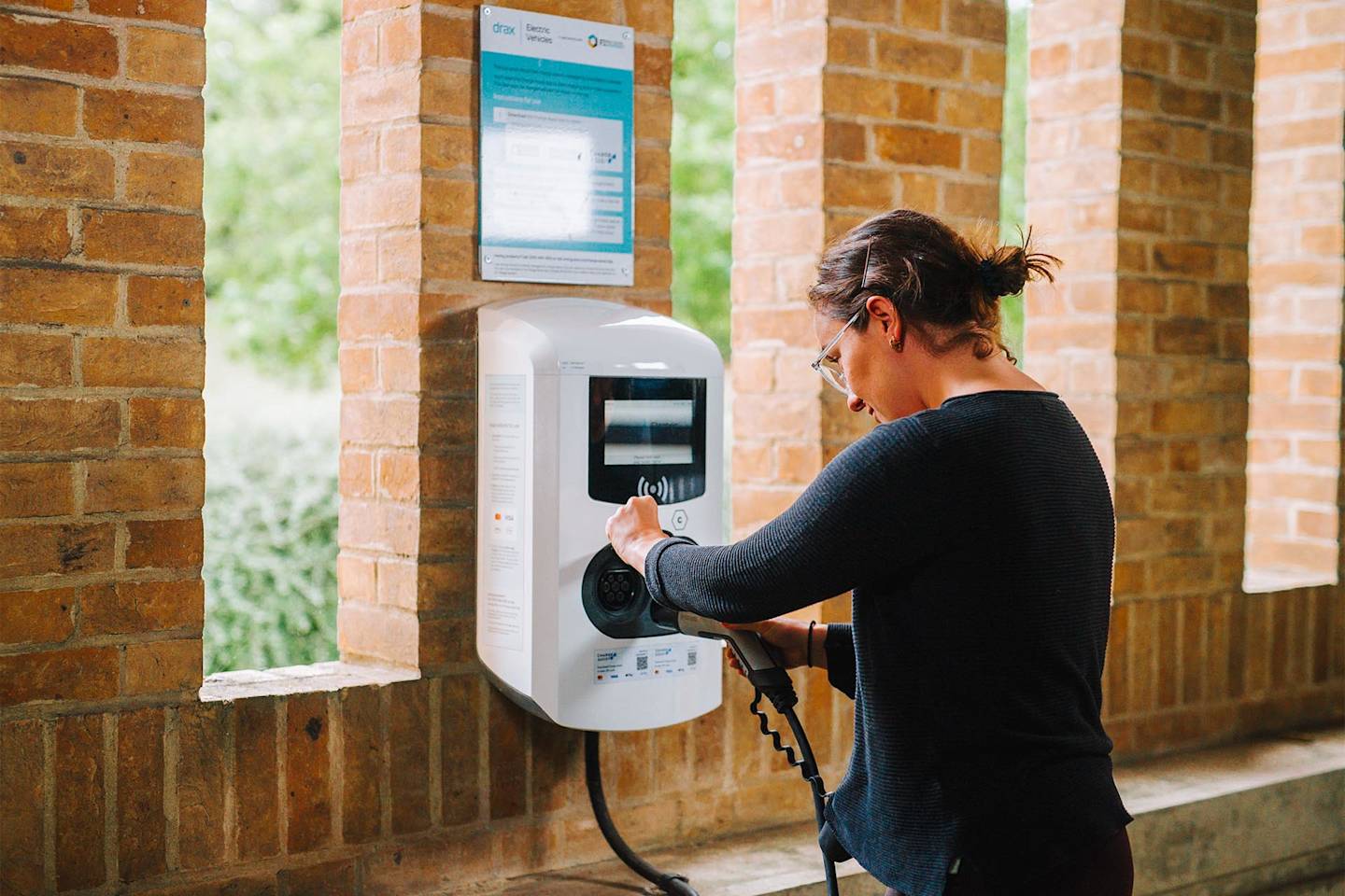 Electric vehicle (EV) business & charging solutions | Drax