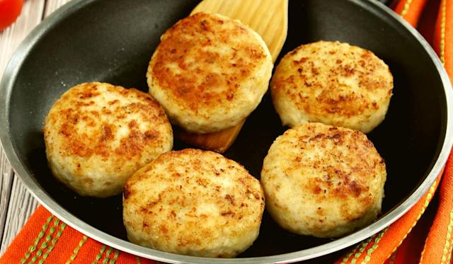 Obłędne kotlety mielone z kiszoną kapustą. Miękkie, soczyste i pełne smaku