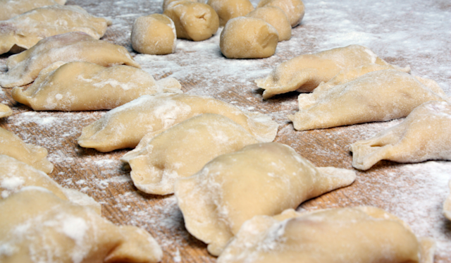Ten przepis ma pierogi na ponad 100 lat. Do dziś nie wymyślono ...