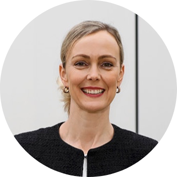 Porträt von Manja Schreiner - Tagesspiegel Background