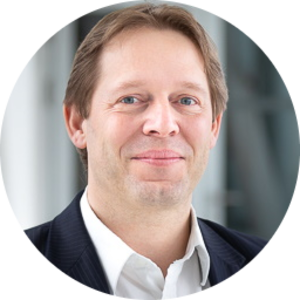 Porträt von Alexander Sauer - Tagesspiegel Background