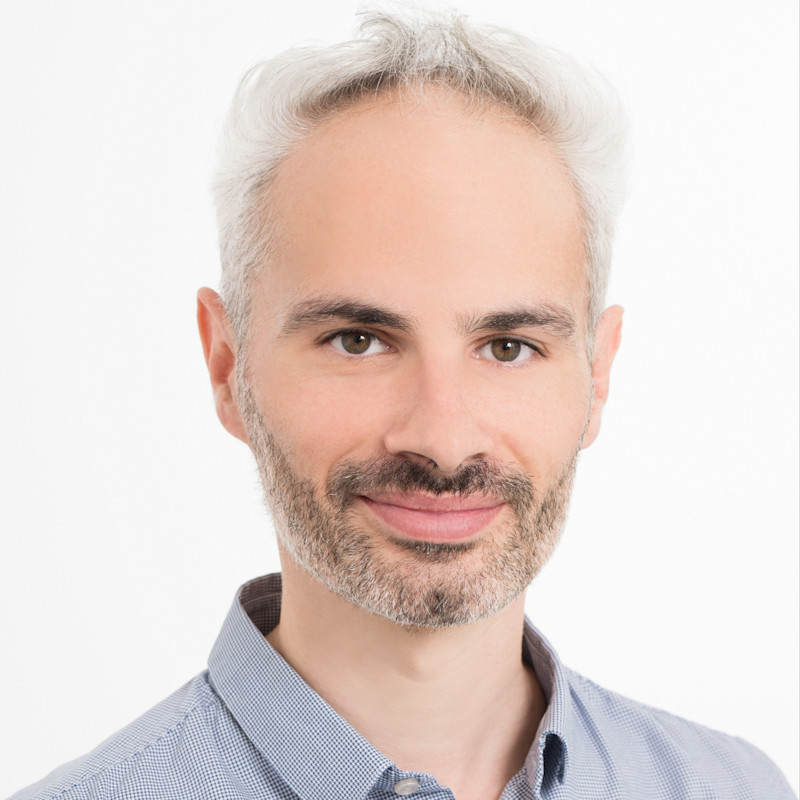 Porträt von Philipp Grohs - Tagesspiegel Background