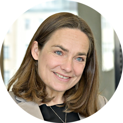 Porträt von Claudia Frese - Tagesspiegel Background