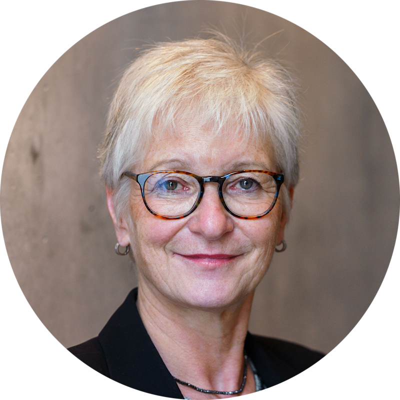 Porträt von Andrea Benecke - Tagesspiegel Background