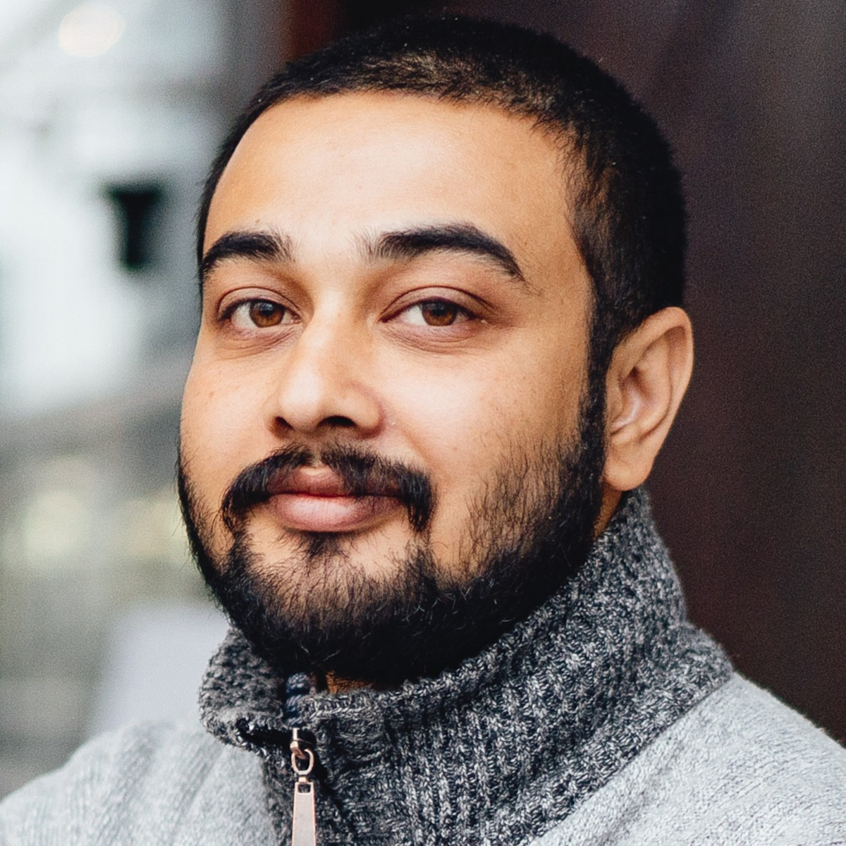 Porträt von Ayush Parajuli - Tagesspiegel Background