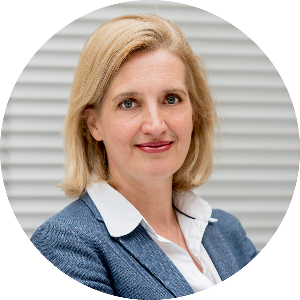 Porträt von Iris Plöger - Tagesspiegel Background