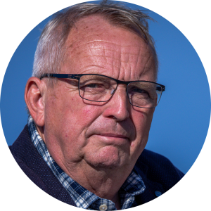 Porträt von Till Backhaus - Tagesspiegel Background
