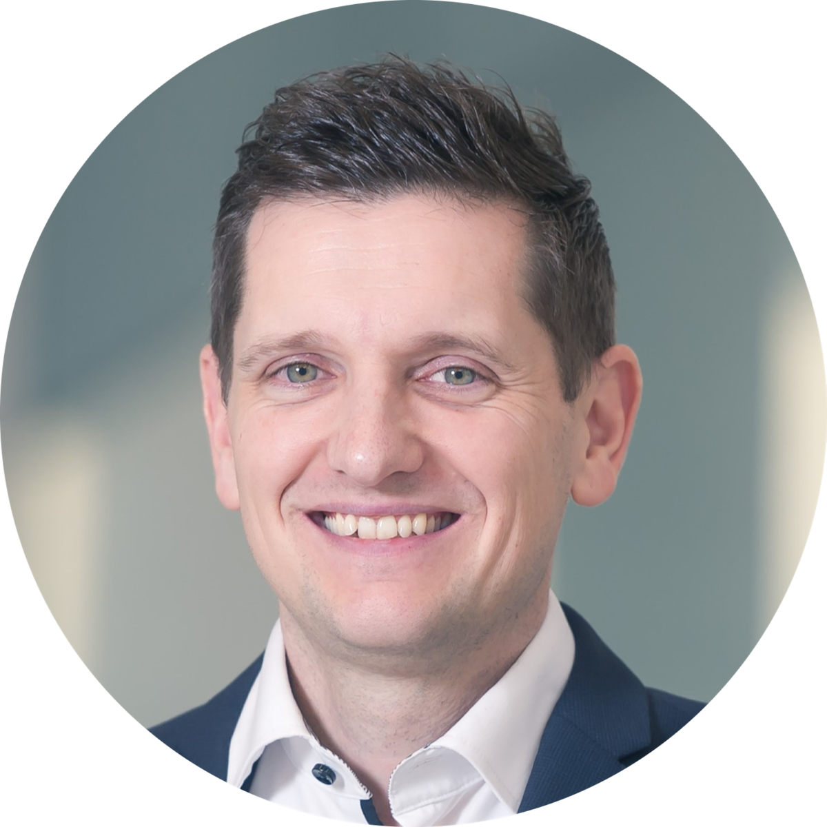 Porträt von Alexander Brem - Tagesspiegel Background