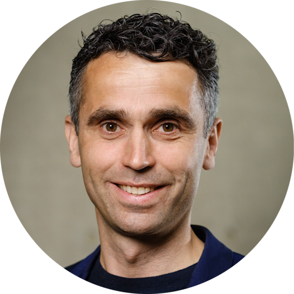 Porträt von Peter Bobbert - Tagesspiegel Background