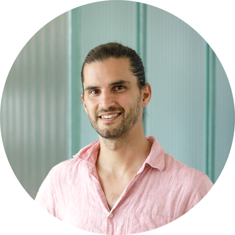 Porträt von Emre Neftci - Tagesspiegel Background