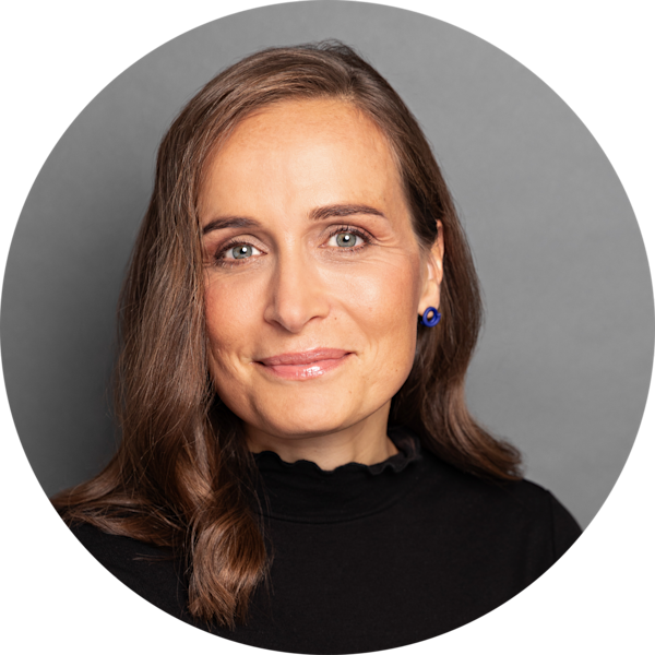 Porträt von Constanze Stypula - Tagesspiegel Background