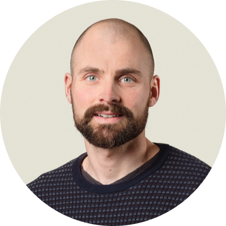 Porträt von Daniel Rieger - Tagesspiegel Background