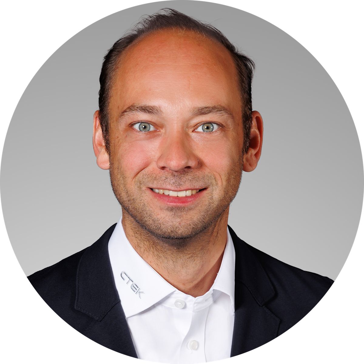 Porträt von Peter Görtzen - Tagesspiegel Background