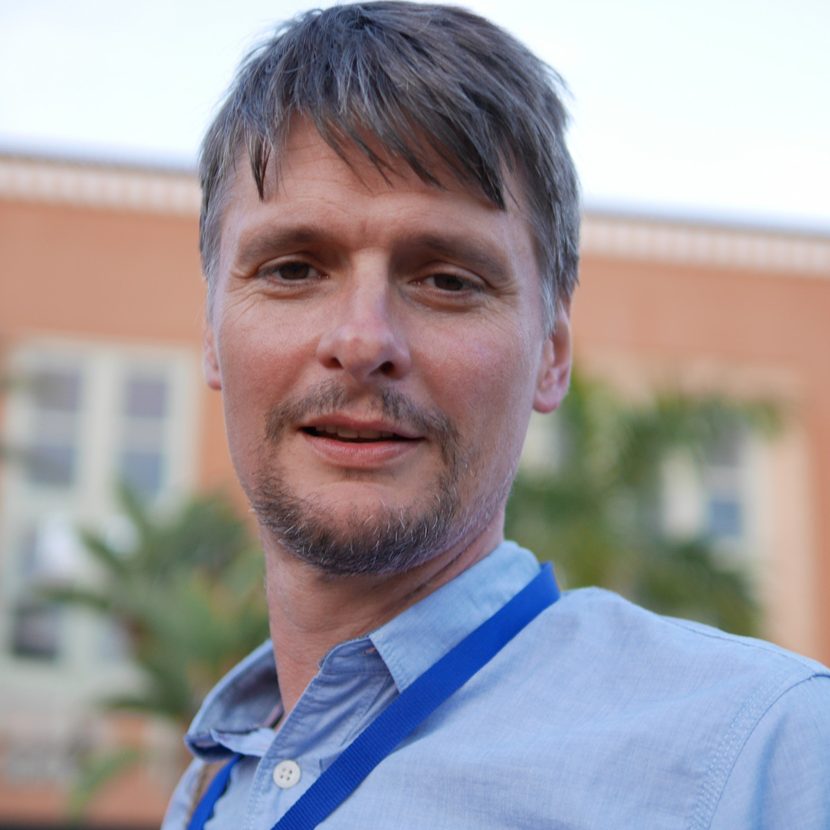 Porträt von Neil Lawrence - Tagesspiegel Background