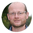 Porträt von René Schuster - Tagesspiegel Background