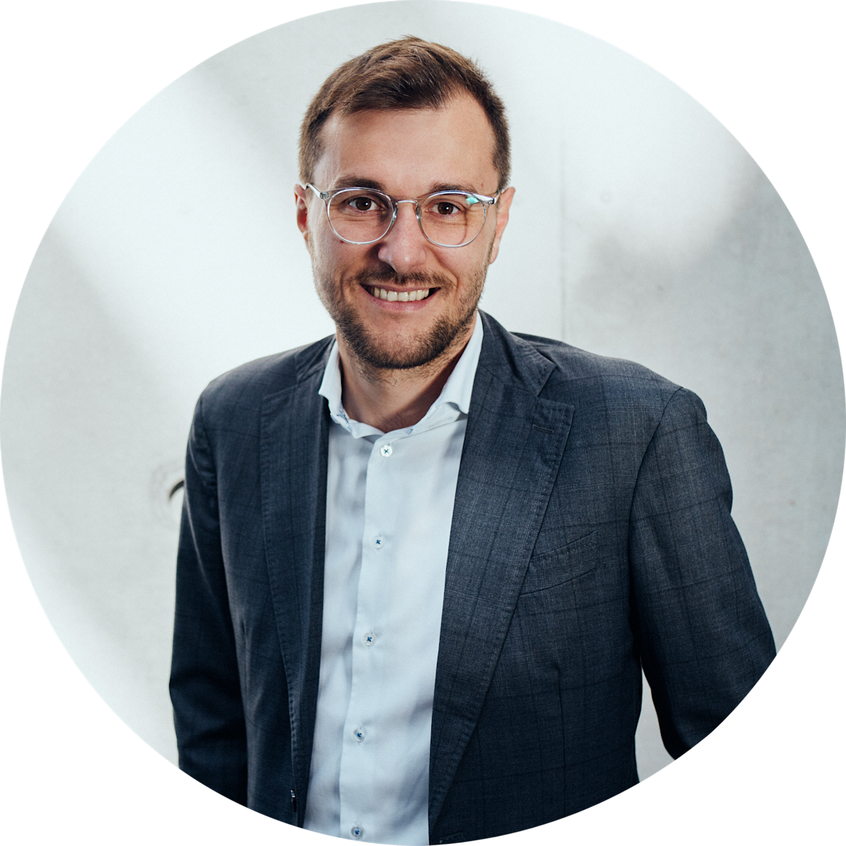 Porträt von Johannes Schätzl - Tagesspiegel Background