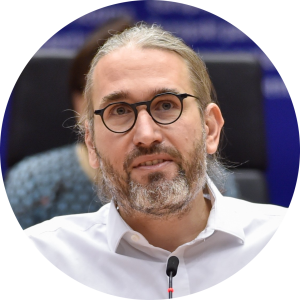 Porträt von Martin Hojsík - Tagesspiegel Background