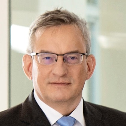 Porträt von Meinrad Lugan - Tagesspiegel Background