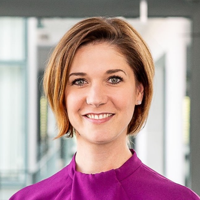 Porträt von Lena-Sophie Müller - Tagesspiegel Background