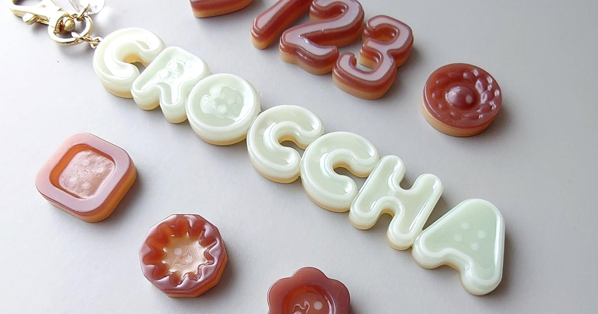 アイシングクッキー風レジンアルファベットキーホルダーの作り方 | croccha