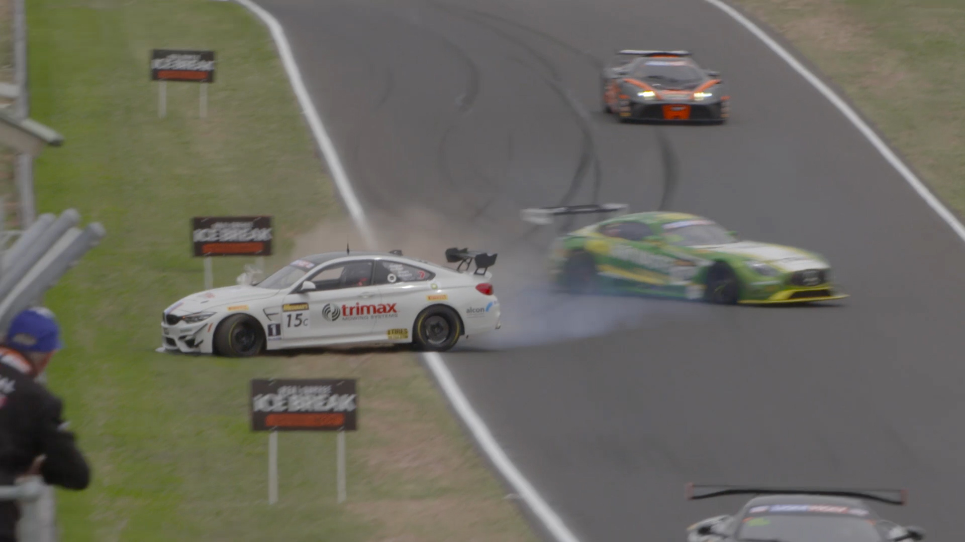 VIDEO: Huge crash ends Friday practice | Bathurst 12 Hour