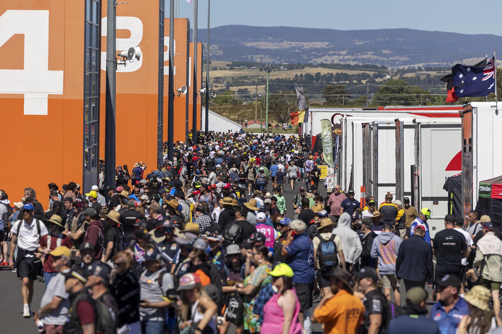 How the Repco Bathurst 12 Hour is building – on and off track ...